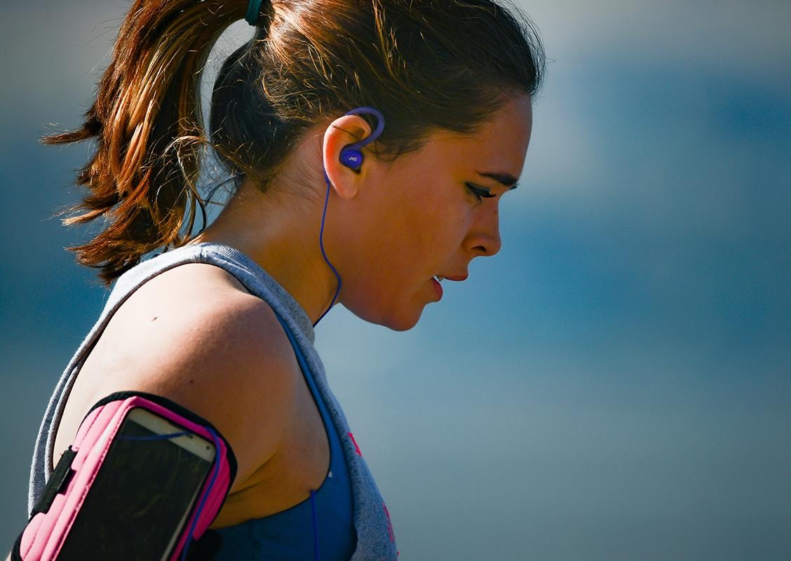 Is Dynamic Sitting at Work Good for the Body | FlexiSpot